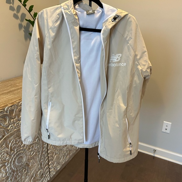 New Balance | Jackets & Coats | New Balance Mens Beige Windbreaker ...